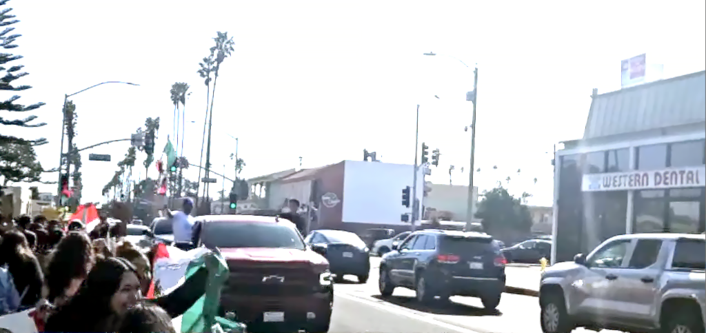 Oxnard High School students walk out in protest against deportations ...