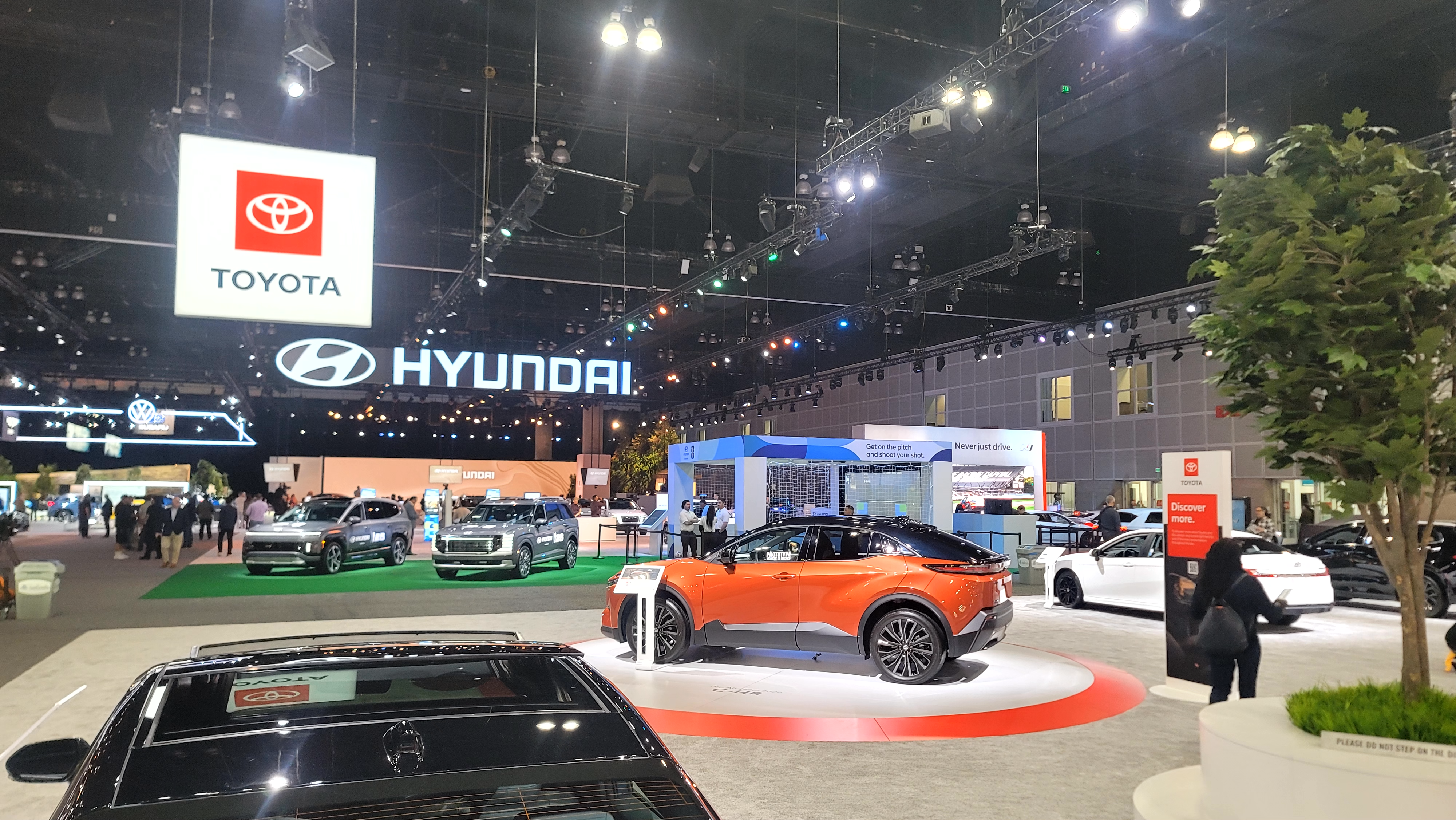 Innovación, premios y orgullo latino en el LA Auto Show 2025 – El ...